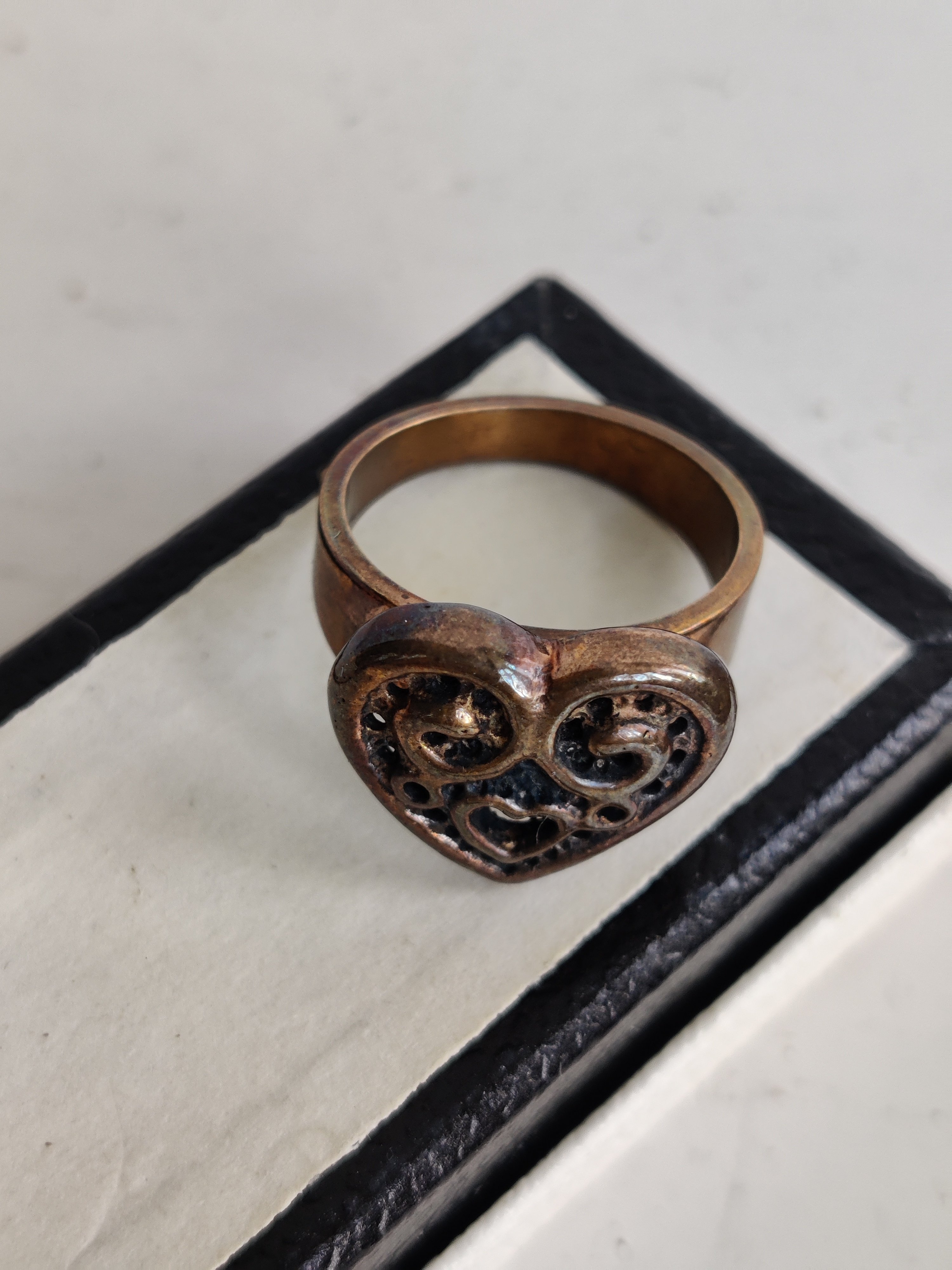 Finsk bronze ring med hjerte - VINTAGE SMYKKER - SKATTEJAGT VINTAGE